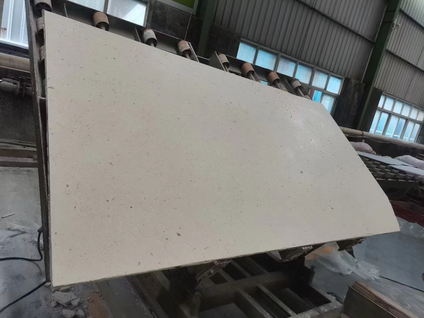 France Ivory White Cheese Limestone Slab Countertops